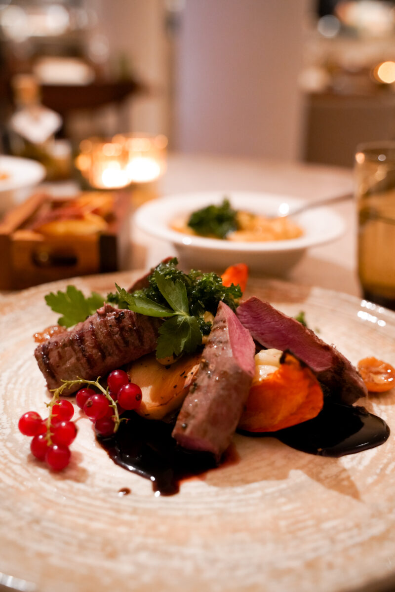 Zürich: Dinieren im stylischen Restaurant Enja und Übernachten im Hotel ...